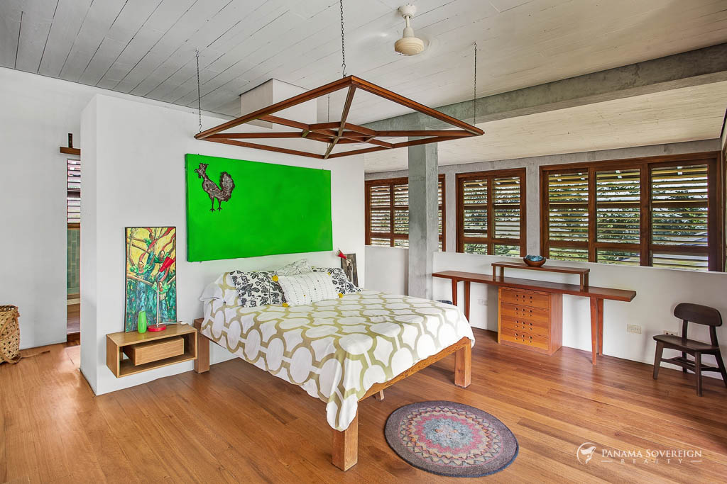 Casa con piscina en la selva tropical de Panamá | Panama Sovereign Realty