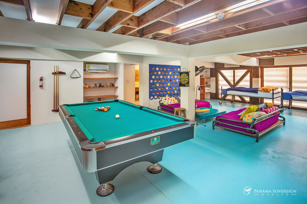 Casa con piscina en la selva tropical de Panamá | Panama Sovereign Realty