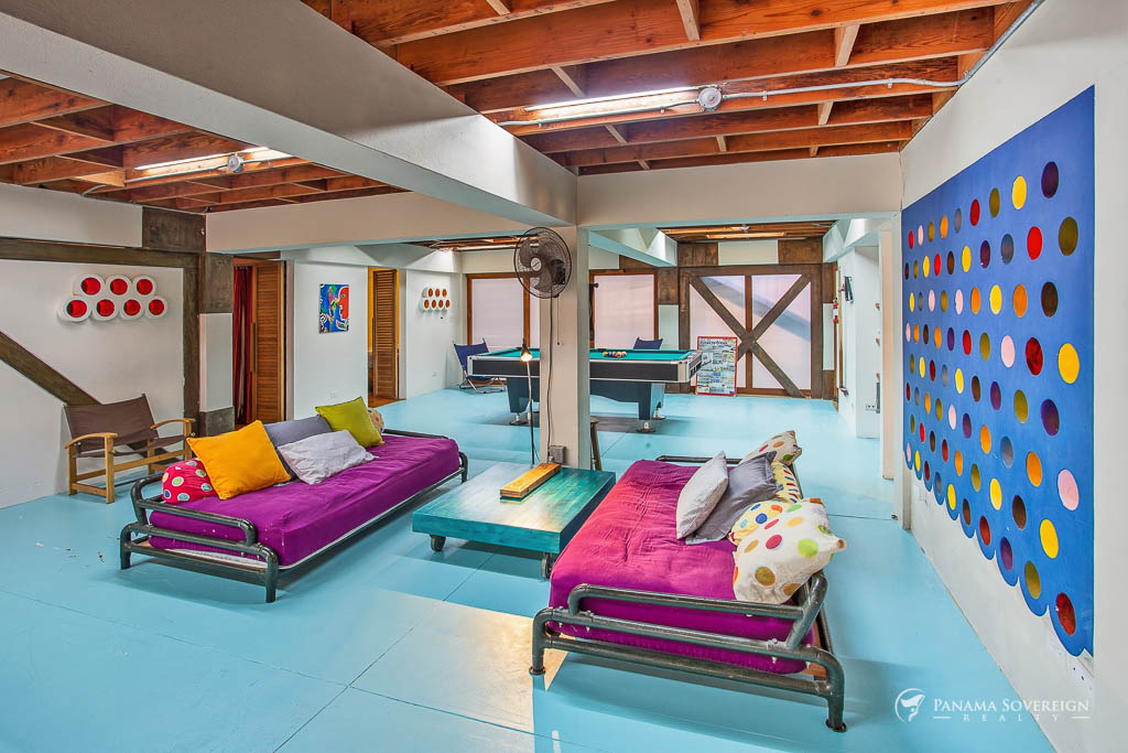 Casa con piscina en la selva tropical de Panamá | Panama Sovereign Realty