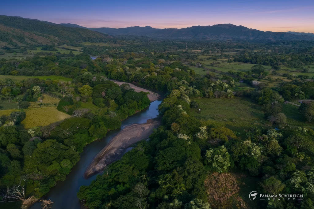 Riverside Lot in Playa Guanico | Panama Sovereign Realty